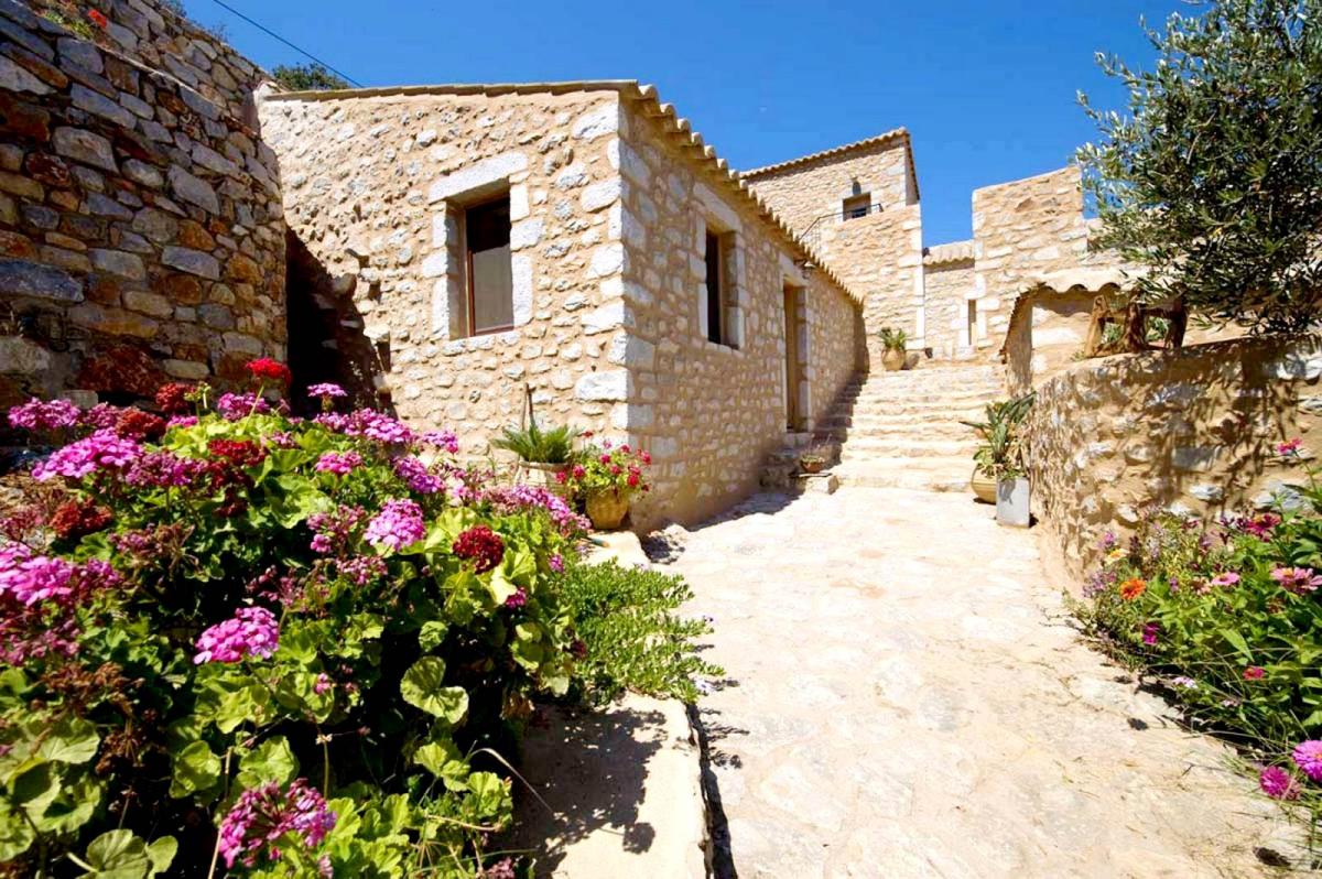 ΚΑΡΔΑΜΥΛΗ Στη σκιά του Ταυγέτου - Kardamili Villas - Καρδαμύλη Μεσσηνίας